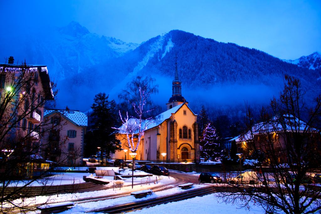 Les 7 plus beaux villages enneigés de France à visiter cet hiver - Les ...